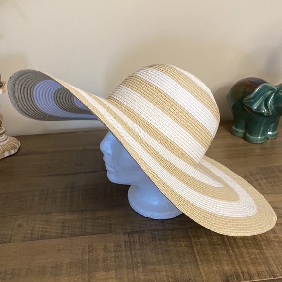 Shade & Shore | Accessories | Nwot Tan And White Large Brim Striped Sun ...